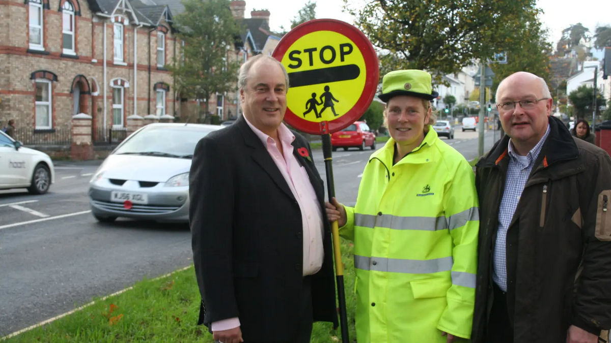 NEW THREAT TO DEVON'S 'LOLLIPOP' CROSSING PATROLS - Newton Abbot ...